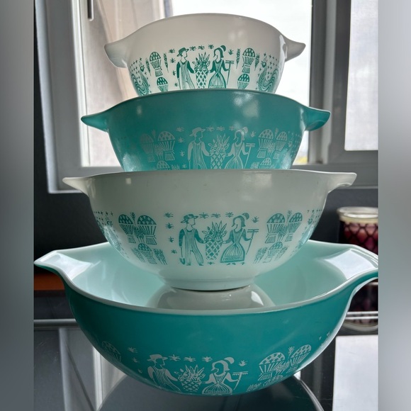 Kitchen | Vintage Pyrex Cinderella Bowl Set Of 4 In Butter Printamish ...